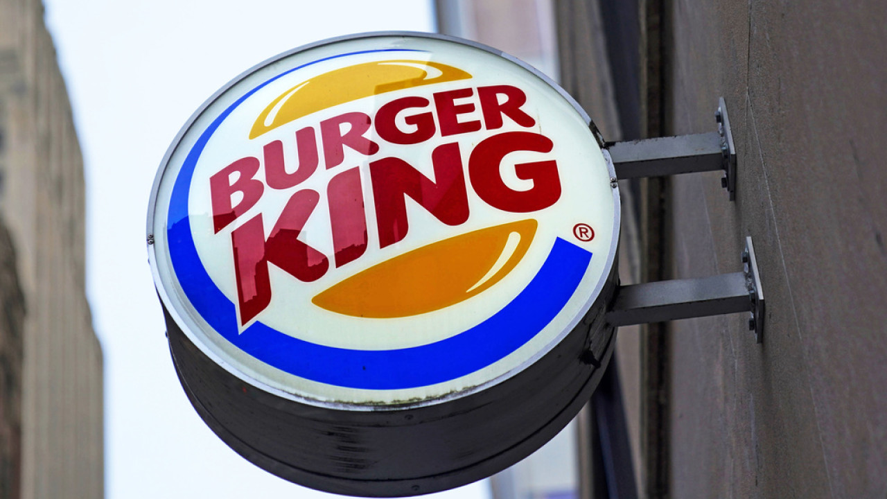Ιδιοφυές μάρκετινγκ: Πώς το Burger King διαφήμισε το λογότυπό του με τα ...