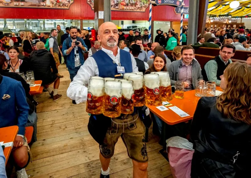 Octoberfest: Η γιορτή συνεχίζεται στο Μόναχο (βίντεο - φωτογραφίες) | ΣΚΑΪ