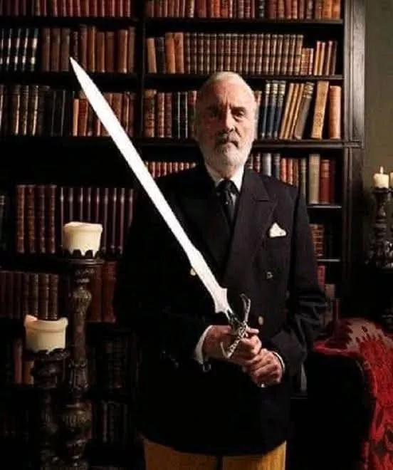 Christopher Lee: Ο αγαπημένος… Δράκουλας έζησε μια μυθιστορηματική ζωή ...