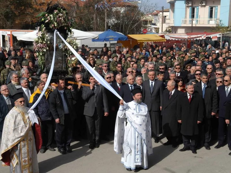 Ο Aγιος Χαράλαμπους γιορτάζει Χαραλάμπους: Το θαύμα στα Φιλιατρά | ΣΚΑΪ