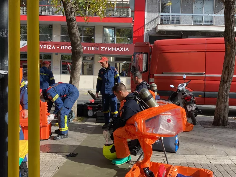 ΣΥΡΙΖΑ: Υποπτος φάκελος στα γραφεία της Κουμουνδούρου | ΣΚΑΪ